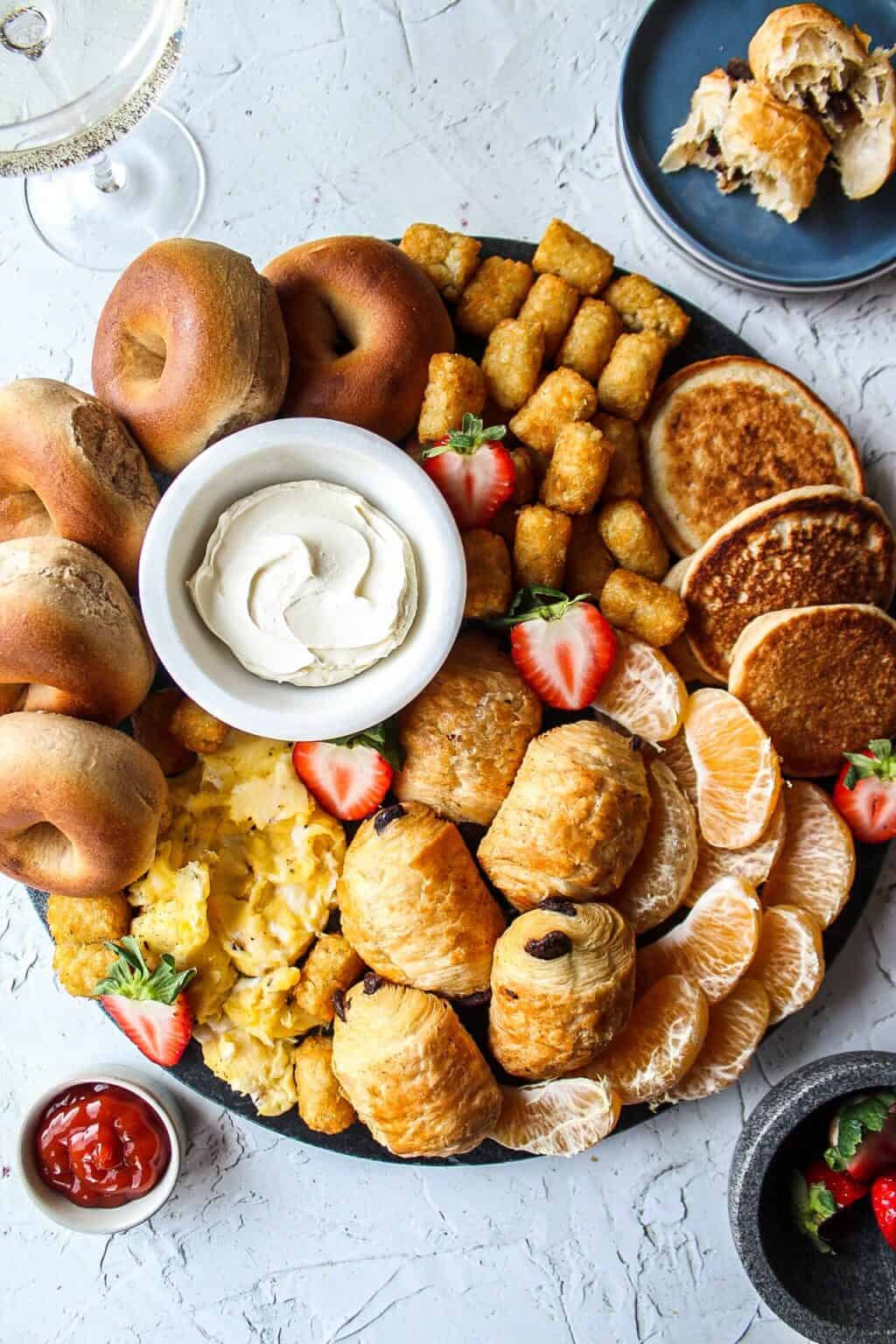 How To Make A Breakfast Charcuterie Board For Brunch - Nomaste Hungry