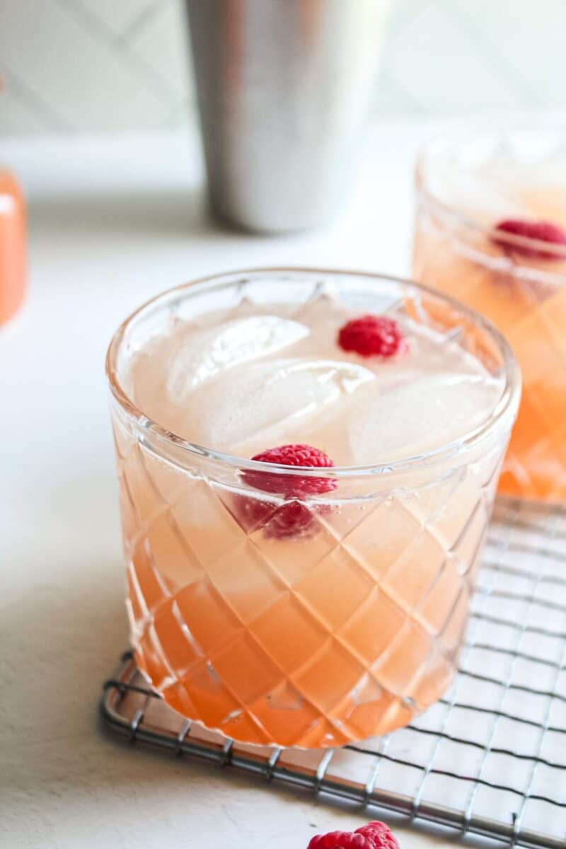 Grapefruit Gin Fizz Cocktail Recipe - Nomaste Hungry