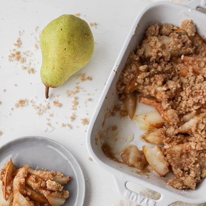Simple Cinnamon Pear Crumble Recipe - Nomaste Hungry