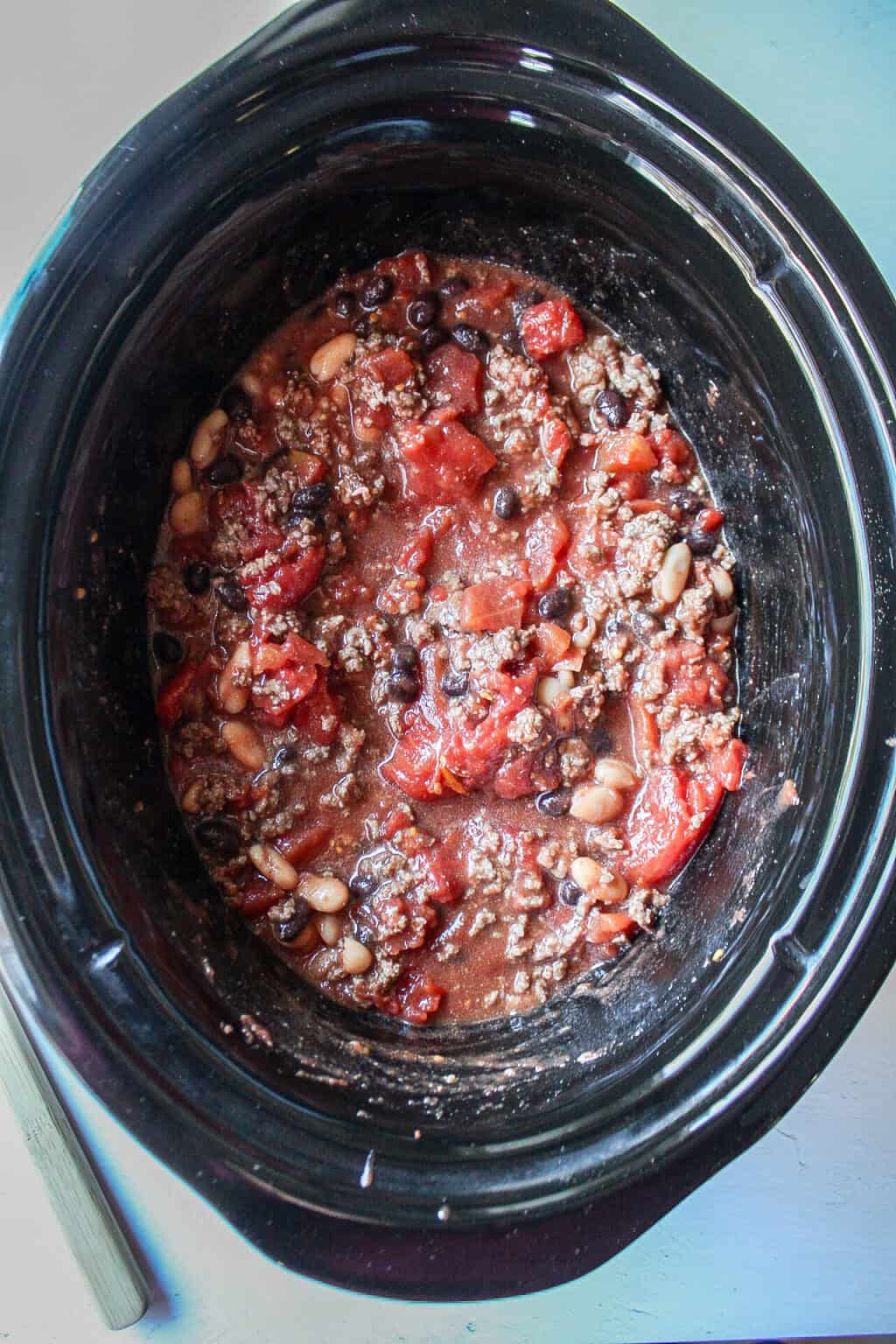 Slow Cooker Beef and Bean Chili - Nomaste Hungry