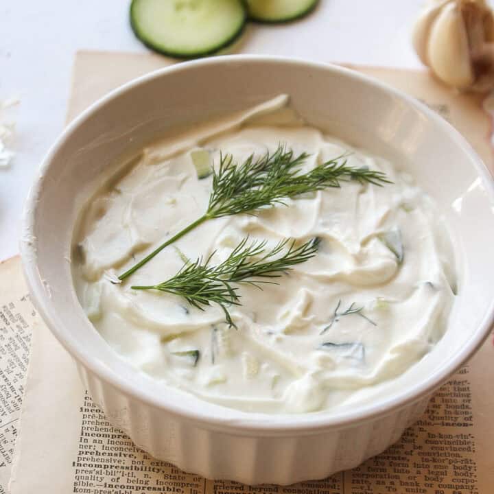 Easy Greek Tzatziki Recipe (Cucumber Yogurt Sauce) - Nomaste Hungry