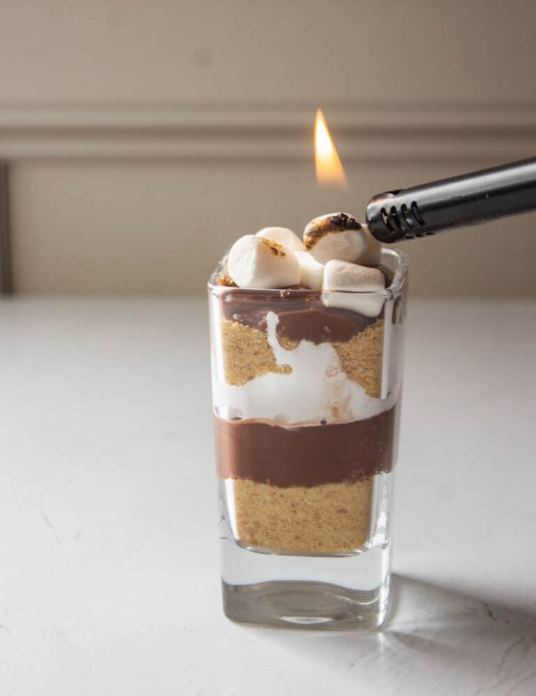 No-Bake S'mores Parfaits Recipe - Nomaste Hungry